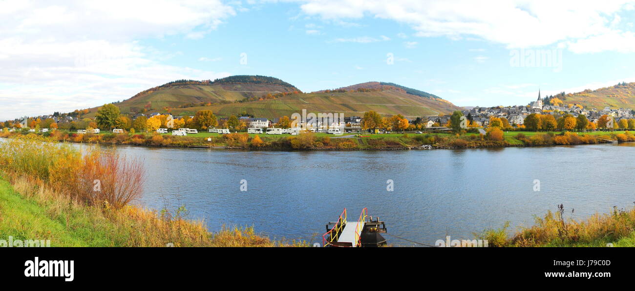 panorama enkirch an der mosel Stock Photo - Alamy