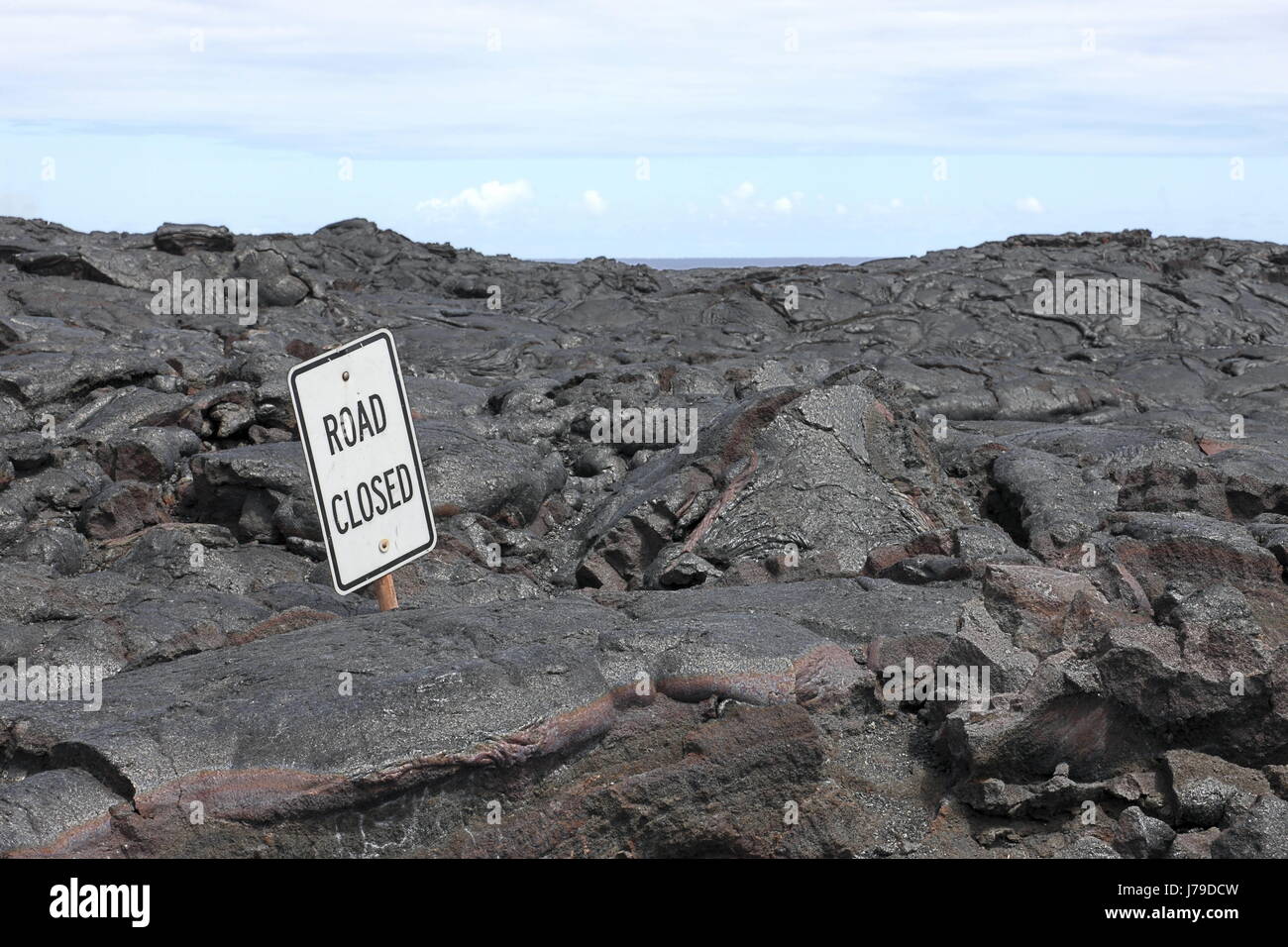 Middle of the road hi-res stock photography and images - Alamy