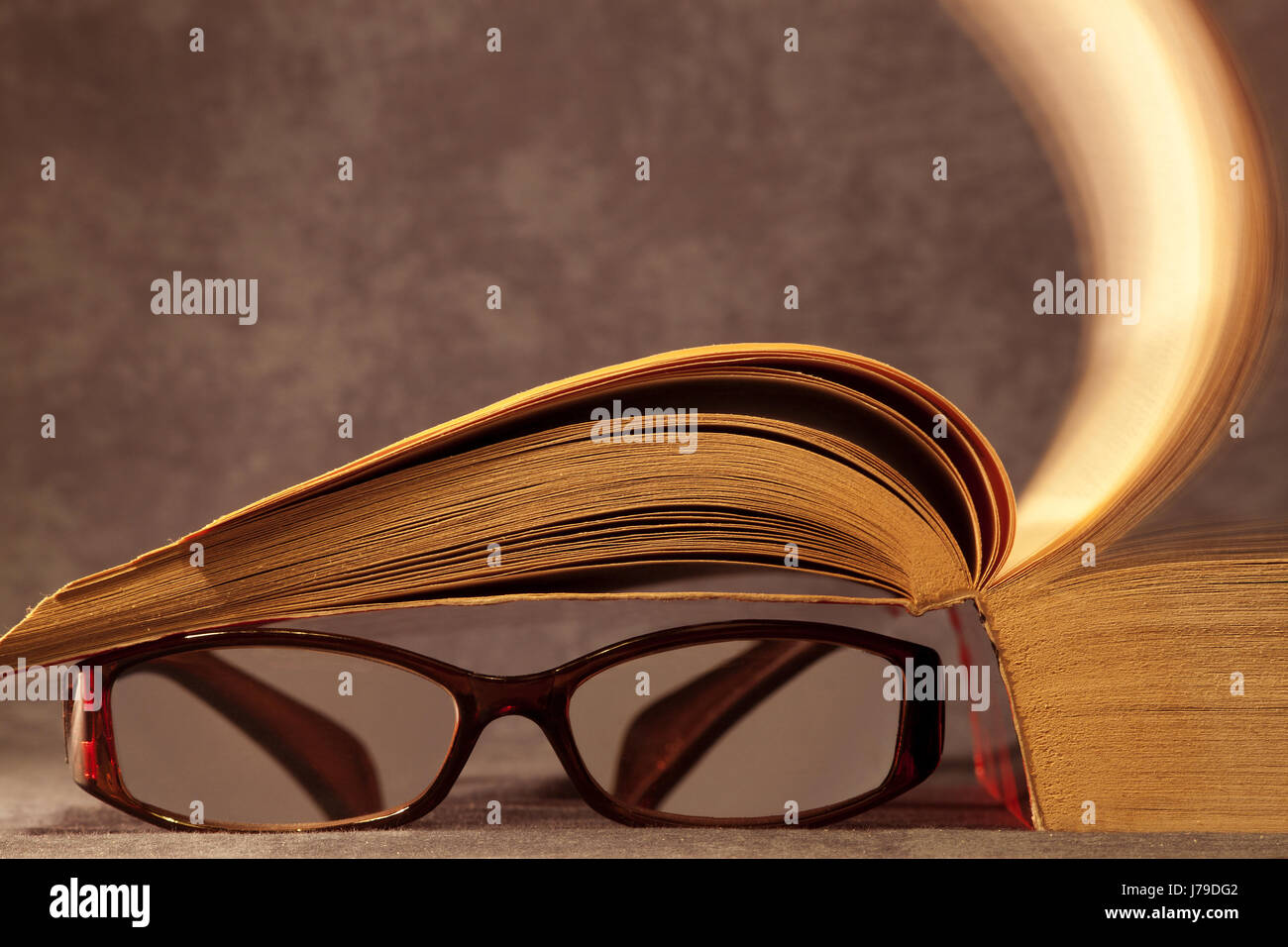 book and glasses Stock Photo - Alamy