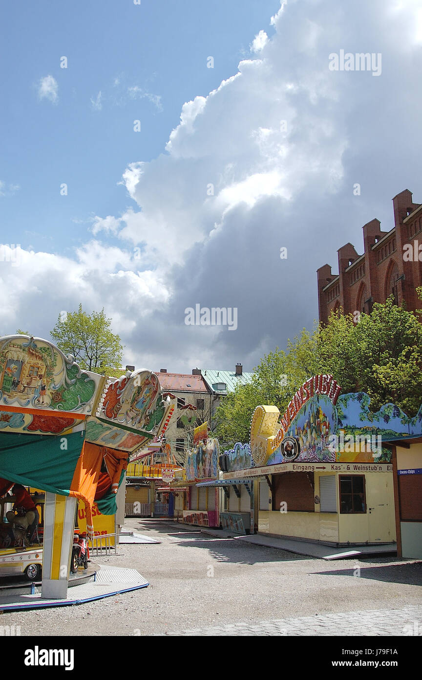 Funfair booths hi-res stock photography and images - Alamy