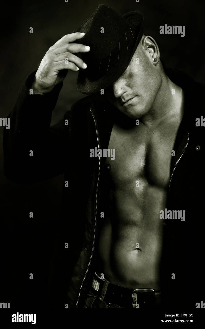 Black men with muscles hi-res stock photography and images - Alamy