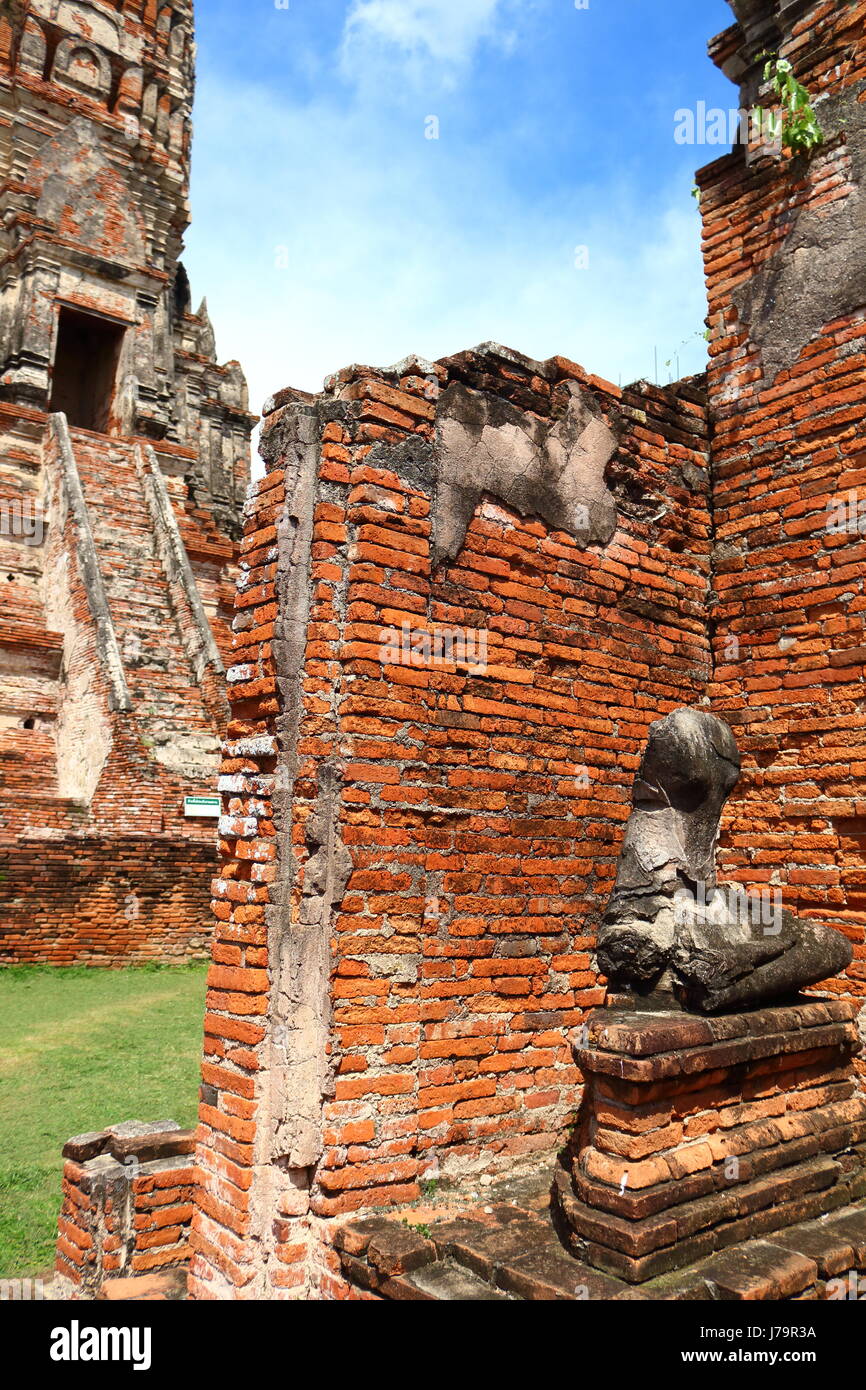 ancient place in ayutthaya historical park this place age up near 500 ...