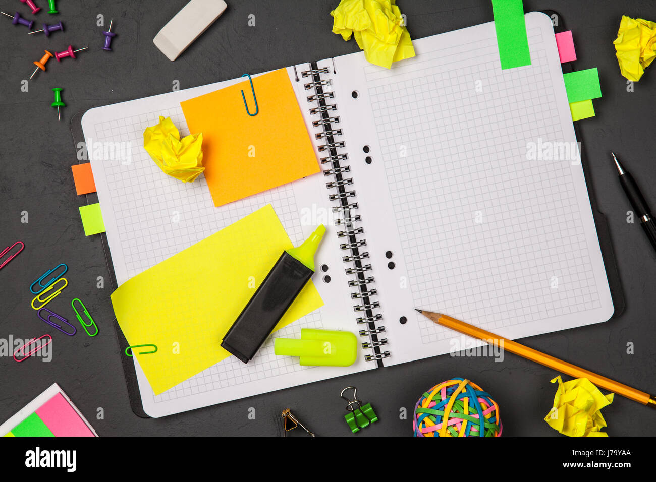 Office desk note pad hi-res stock photography and images - Alamy