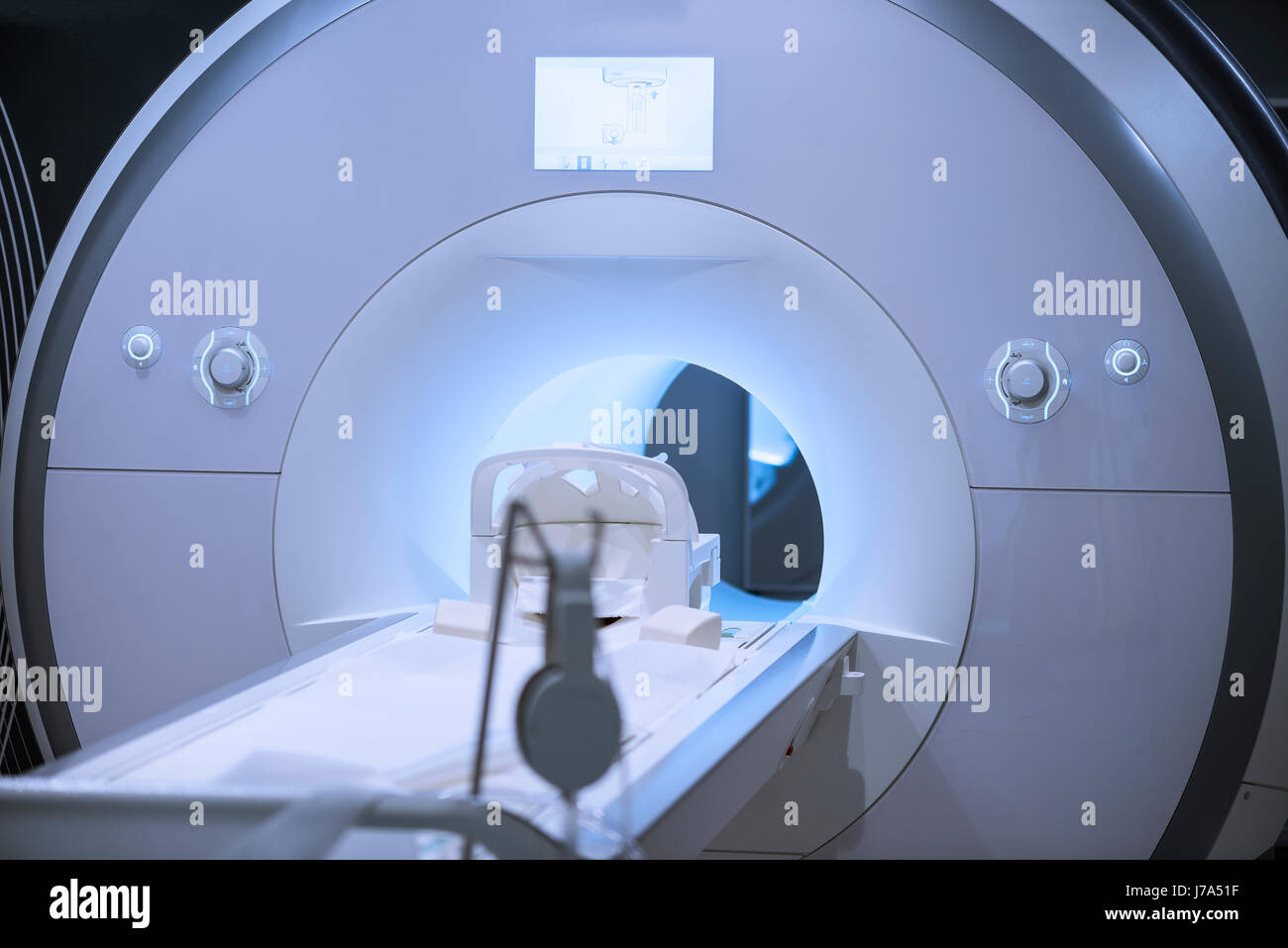 Magnettic resonance imaging system Stock Photo - Alamy