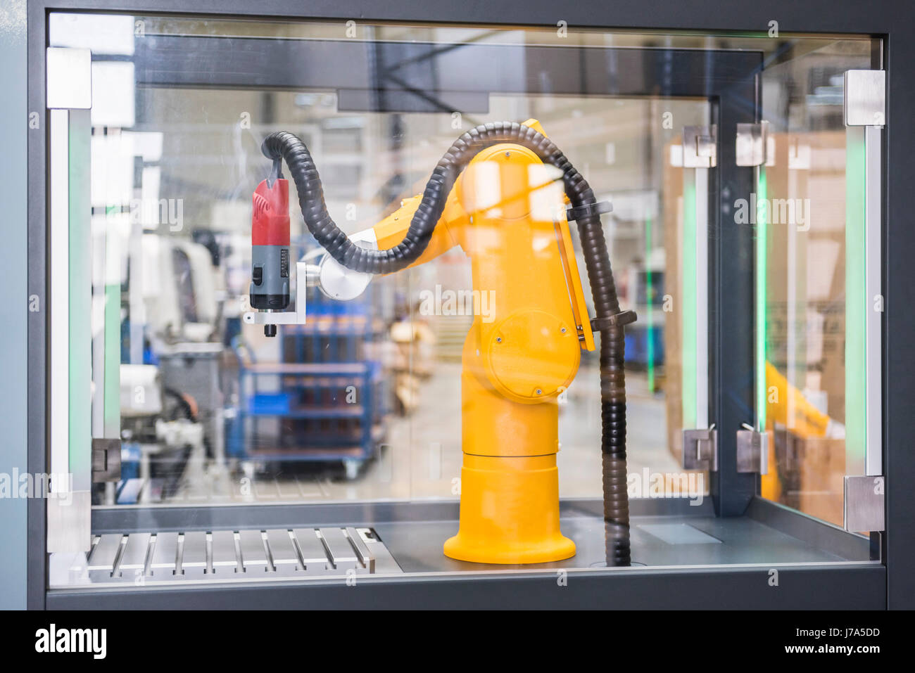 Industrial robots in factory Stock Photo - Alamy