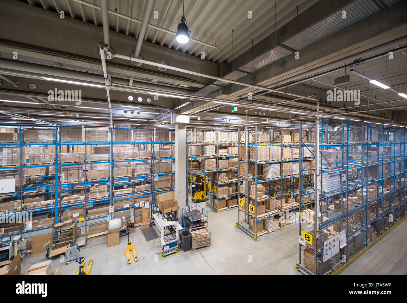 High rack warehouse in factory Stock Photo - Alamy
