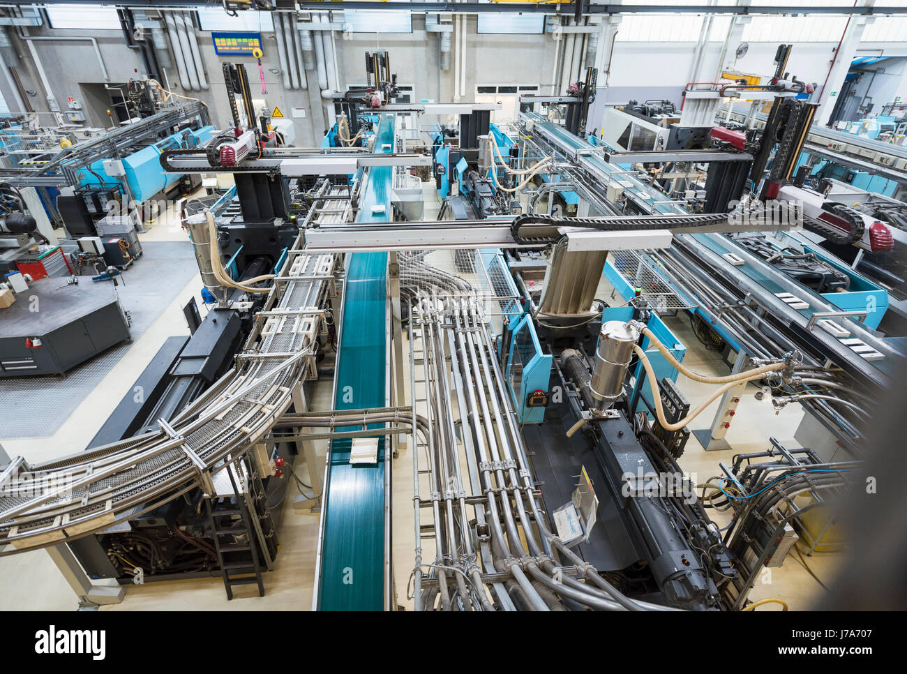Factory shop floor, molding section Stock Photo - Alamy
