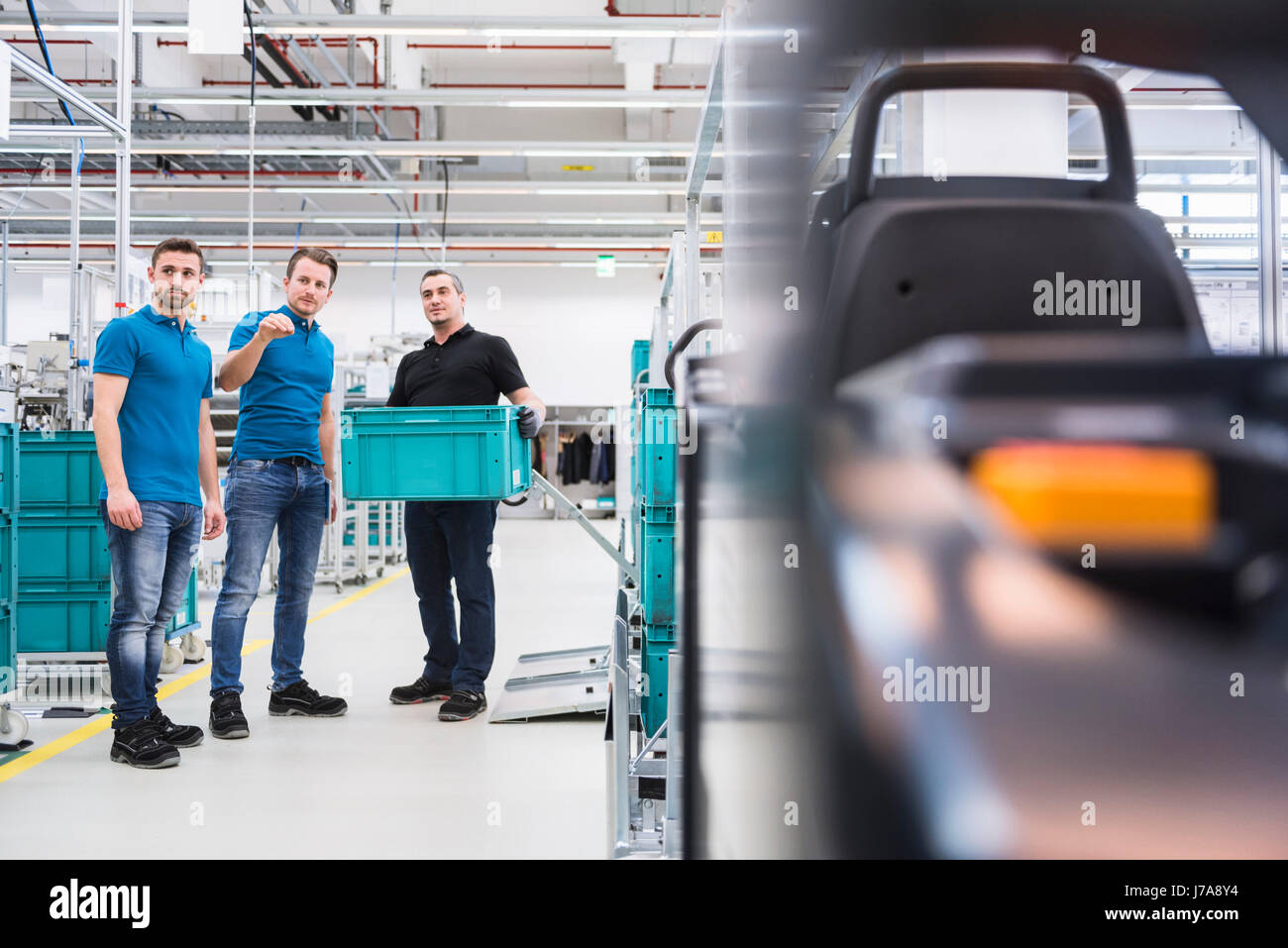 Industrial group job briefing hi-res stock photography and images - Alamy