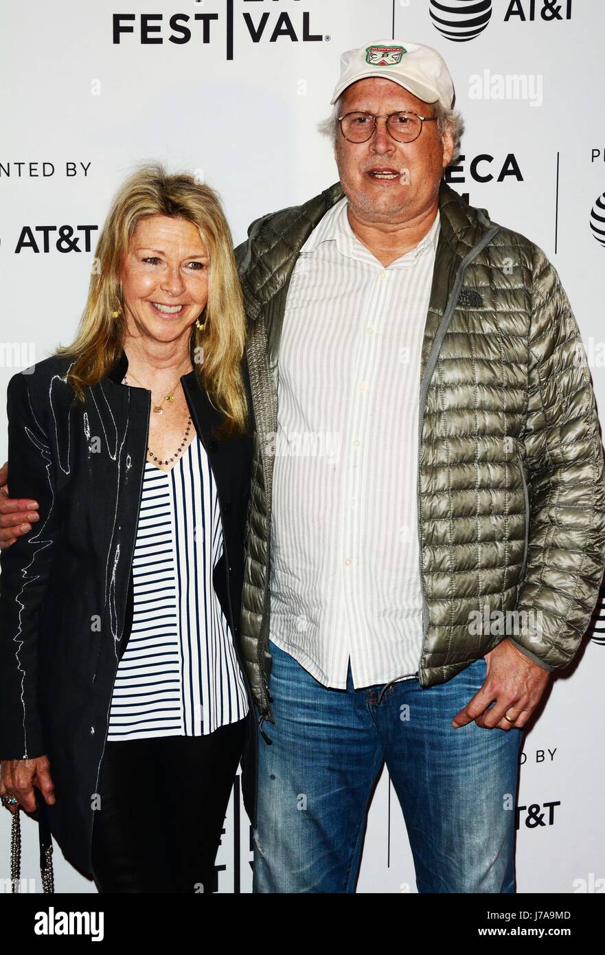 Chevy chase and wife hi-res stock photography and images - Alamy