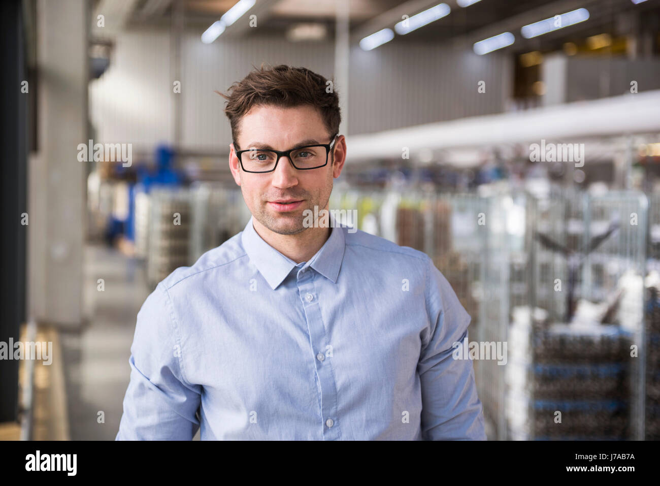 Manager shop floor factory hi-res stock photography and images - Alamy