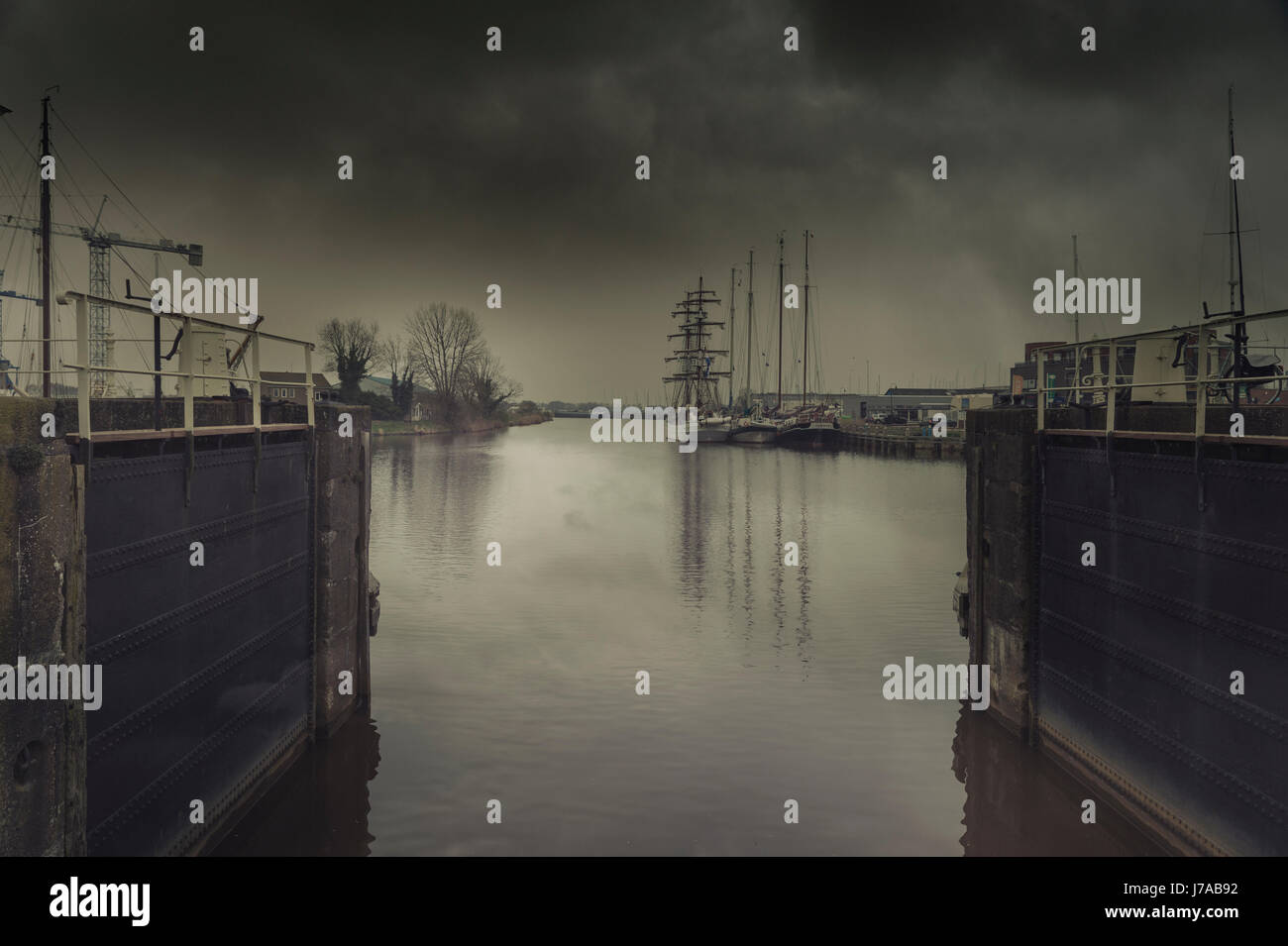 Open Sluice Gate High Resolution Stock Photography and Images - Alamy