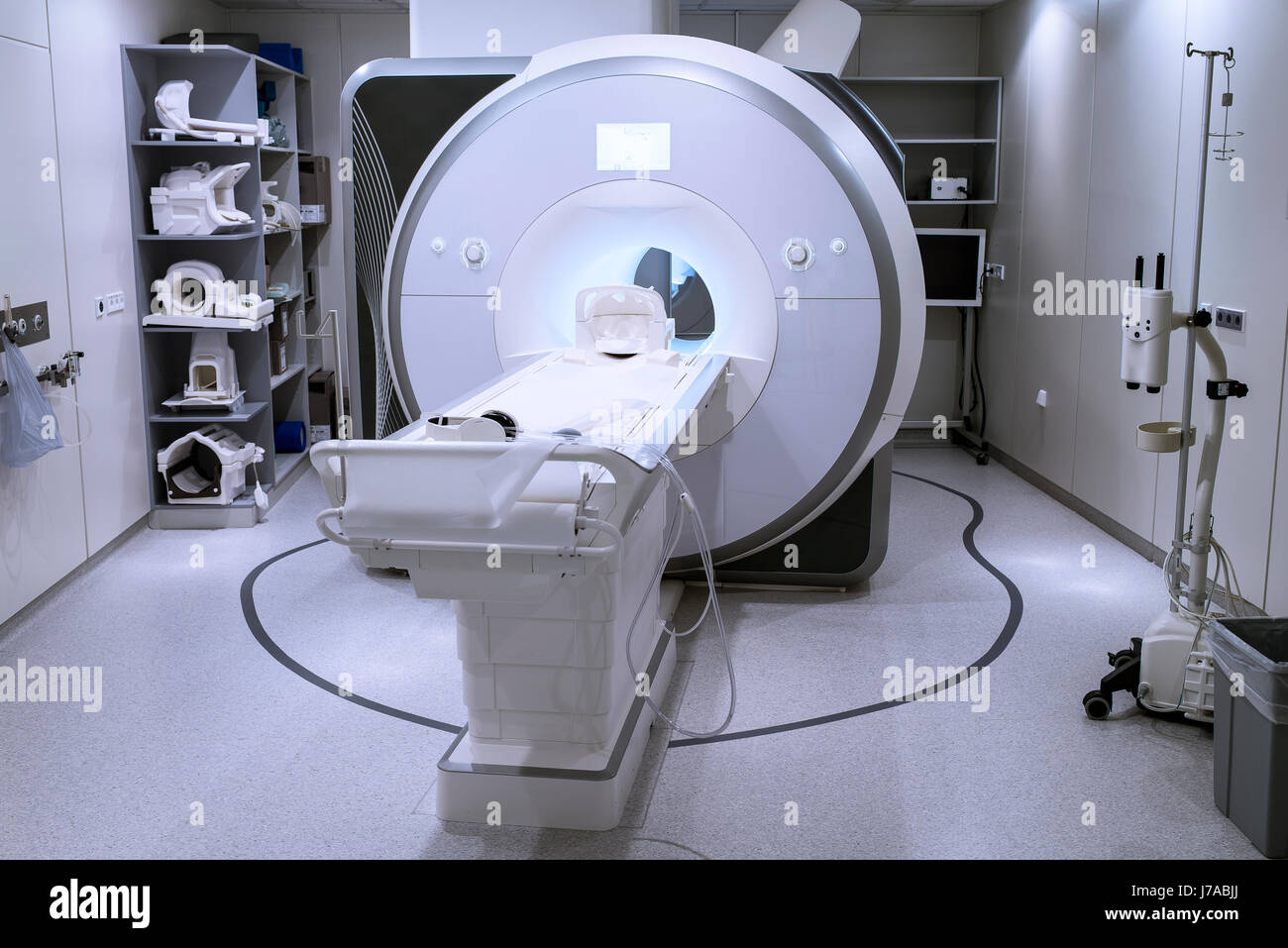 Magnettic resonance imaging system hi-res stock photography and images ...