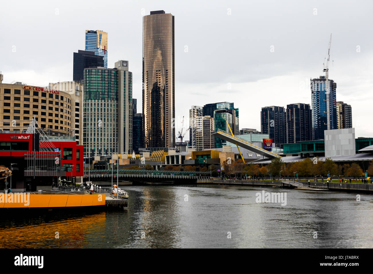 skyline views from Melbourne South Wharf Stock Photo - Alamy