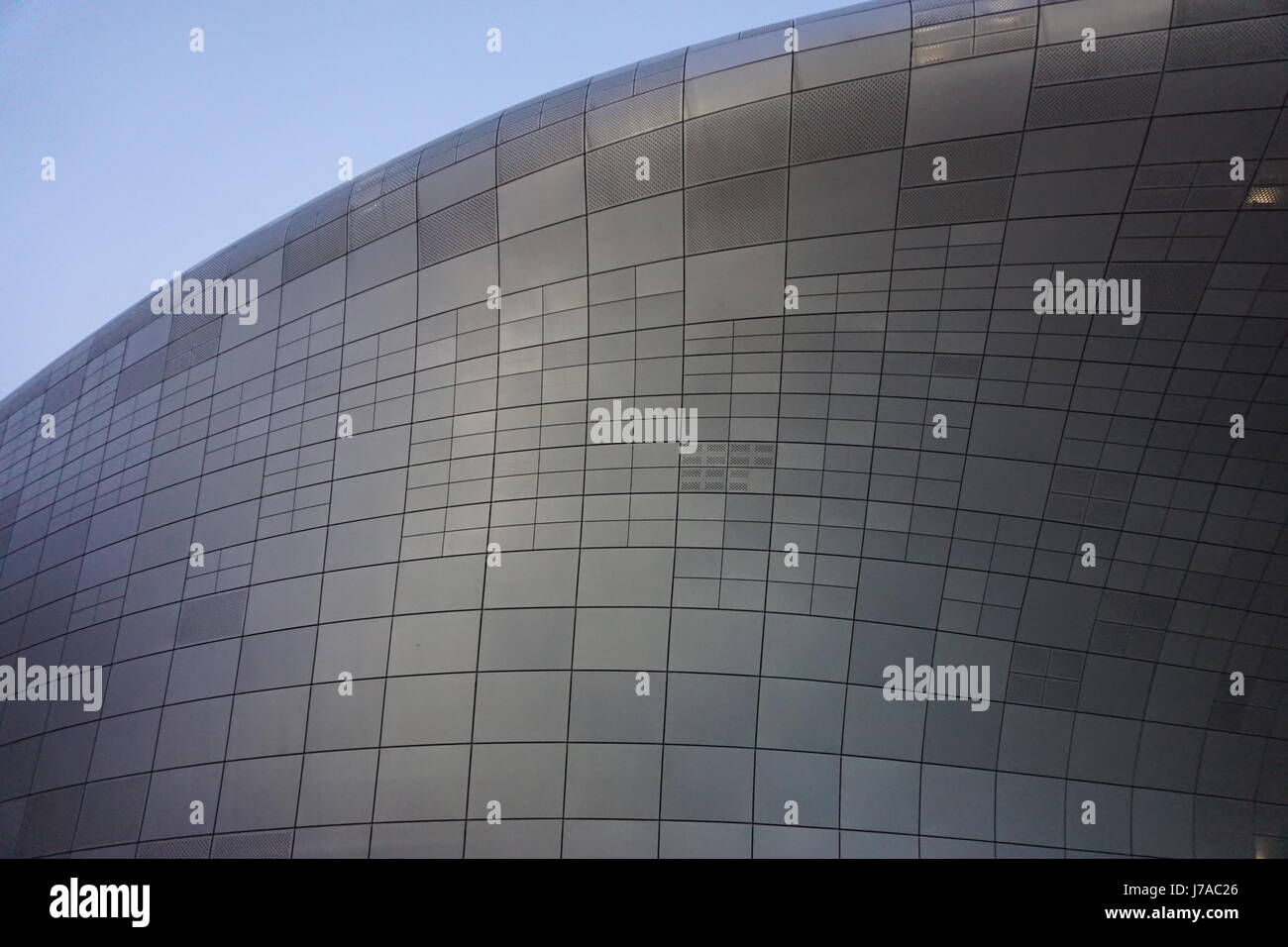Dongdaemun shopping mall hi-res stock photography and images - Alamy