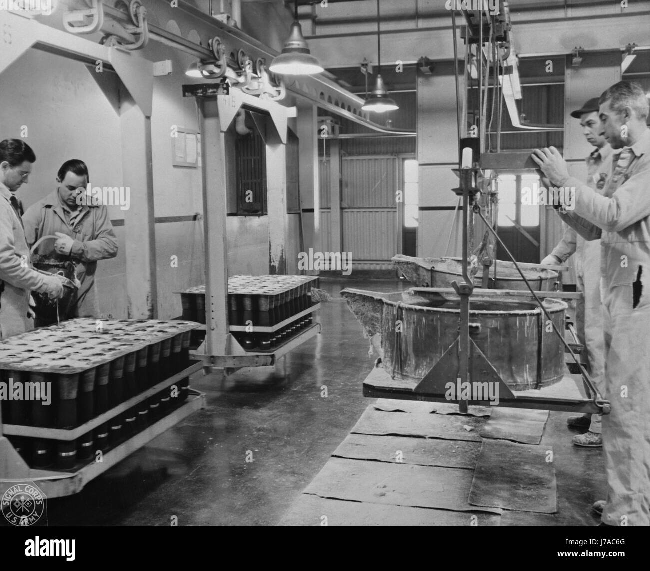 75mm shells hi-res stock photography and images - Alamy