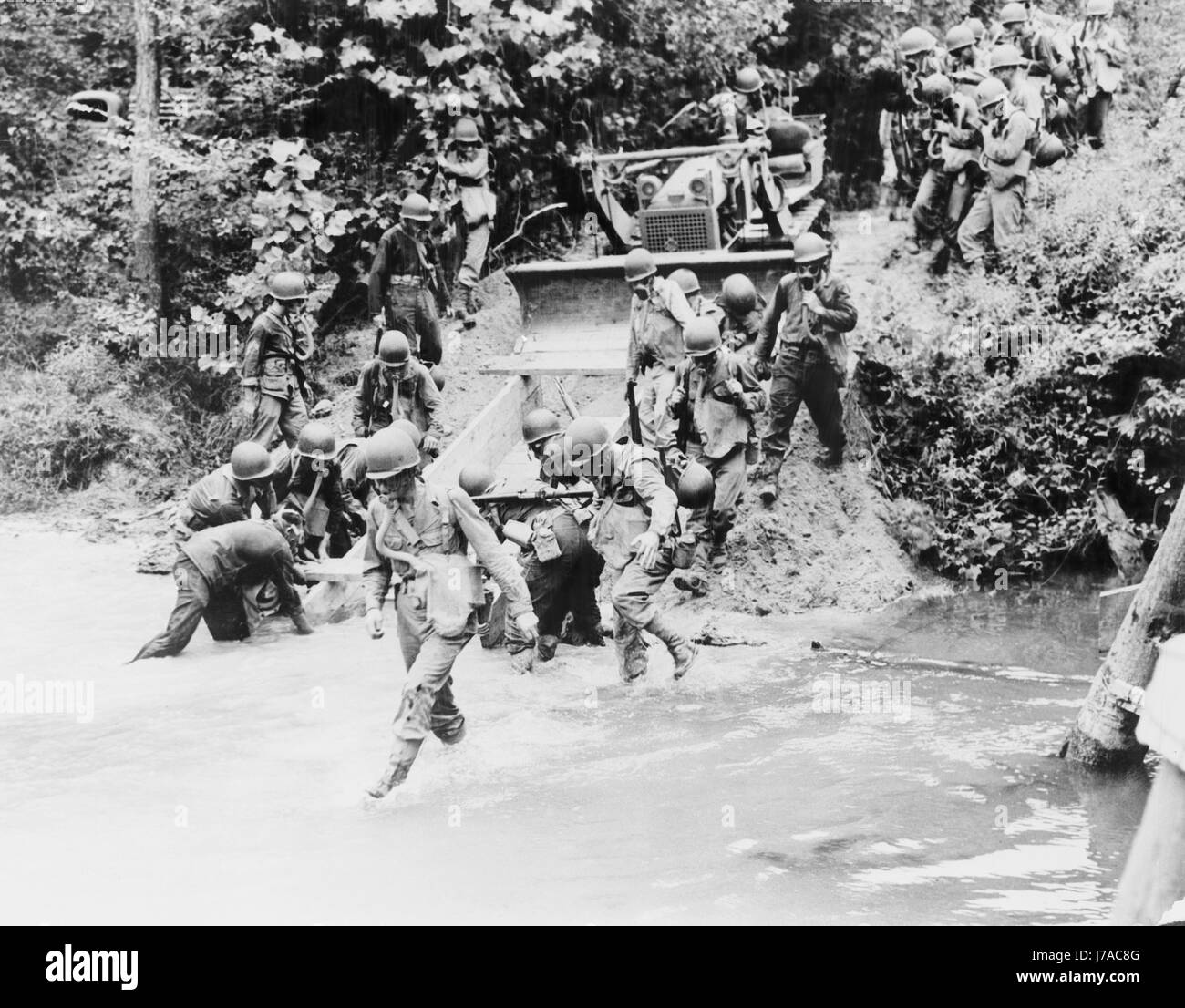 Us army bulldozer world war ii hi-res stock photography and images - Alamy