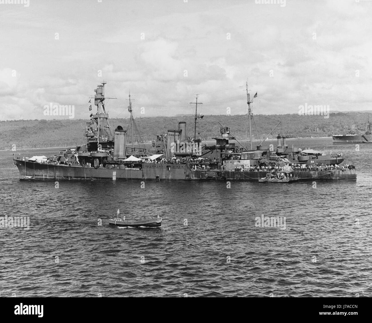 Uss pensacola ca 24 alongside uss vestal ar 4 hi-res stock photography ...