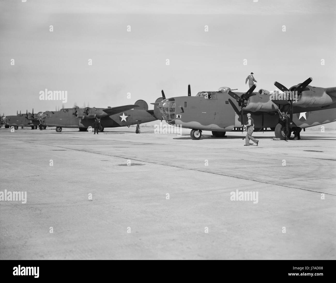 B 24 liberator aircraft hi-res stock photography and images - Alamy