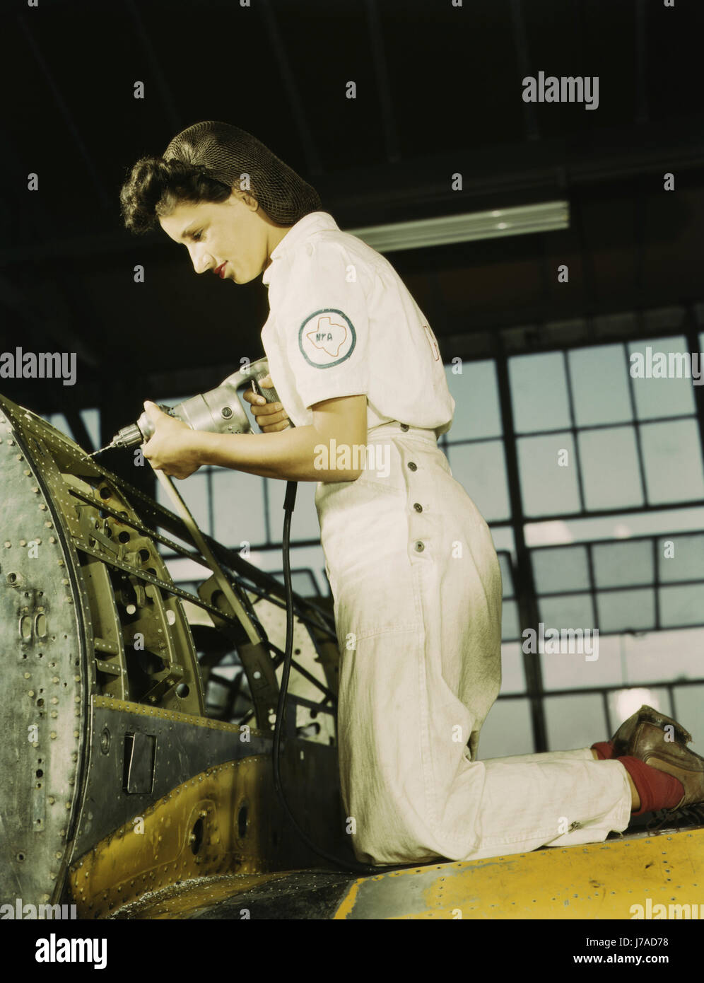 World war aircraft mechanic hi-res stock photography and images - Alamy