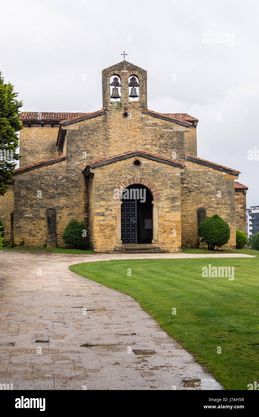 Pre romanesque architecture hi-res stock photography and images - Alamy