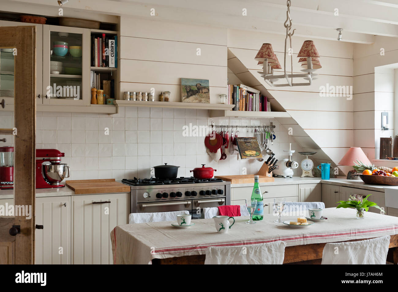 Kitchen servant hi-res stock photography and images - Alamy