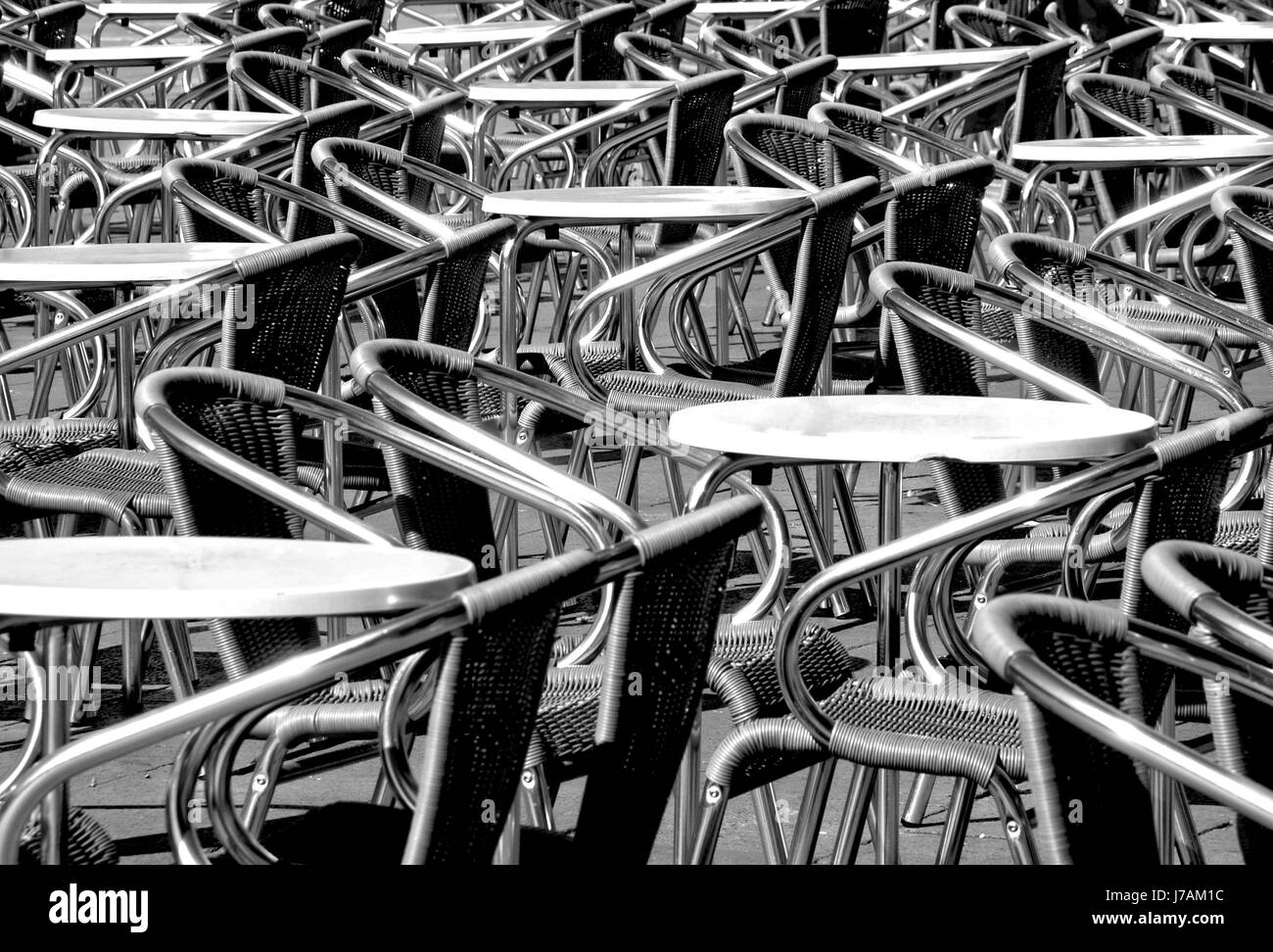 Graphic tables hi-res stock photography and images - Alamy