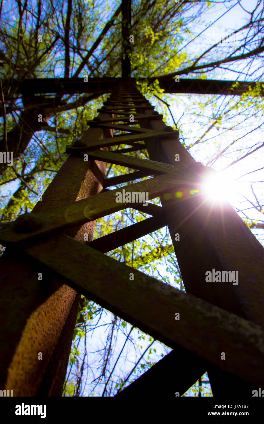 Rusty bridge rivets hi-res stock photography and images - Alamy