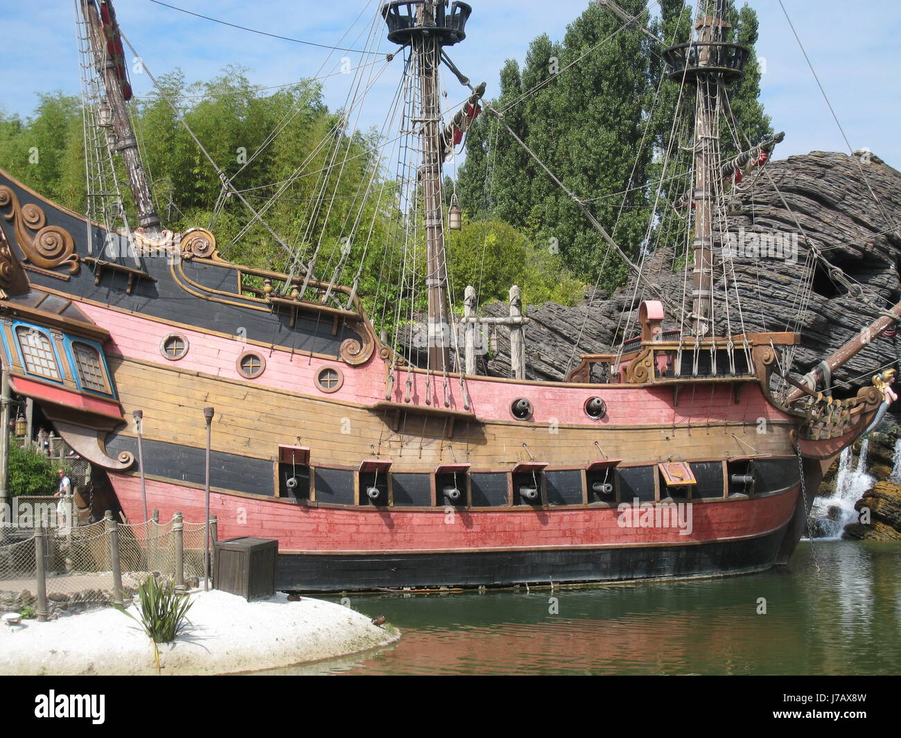 park sail attraction adventure boat ship pirate rowing boat sailing ...