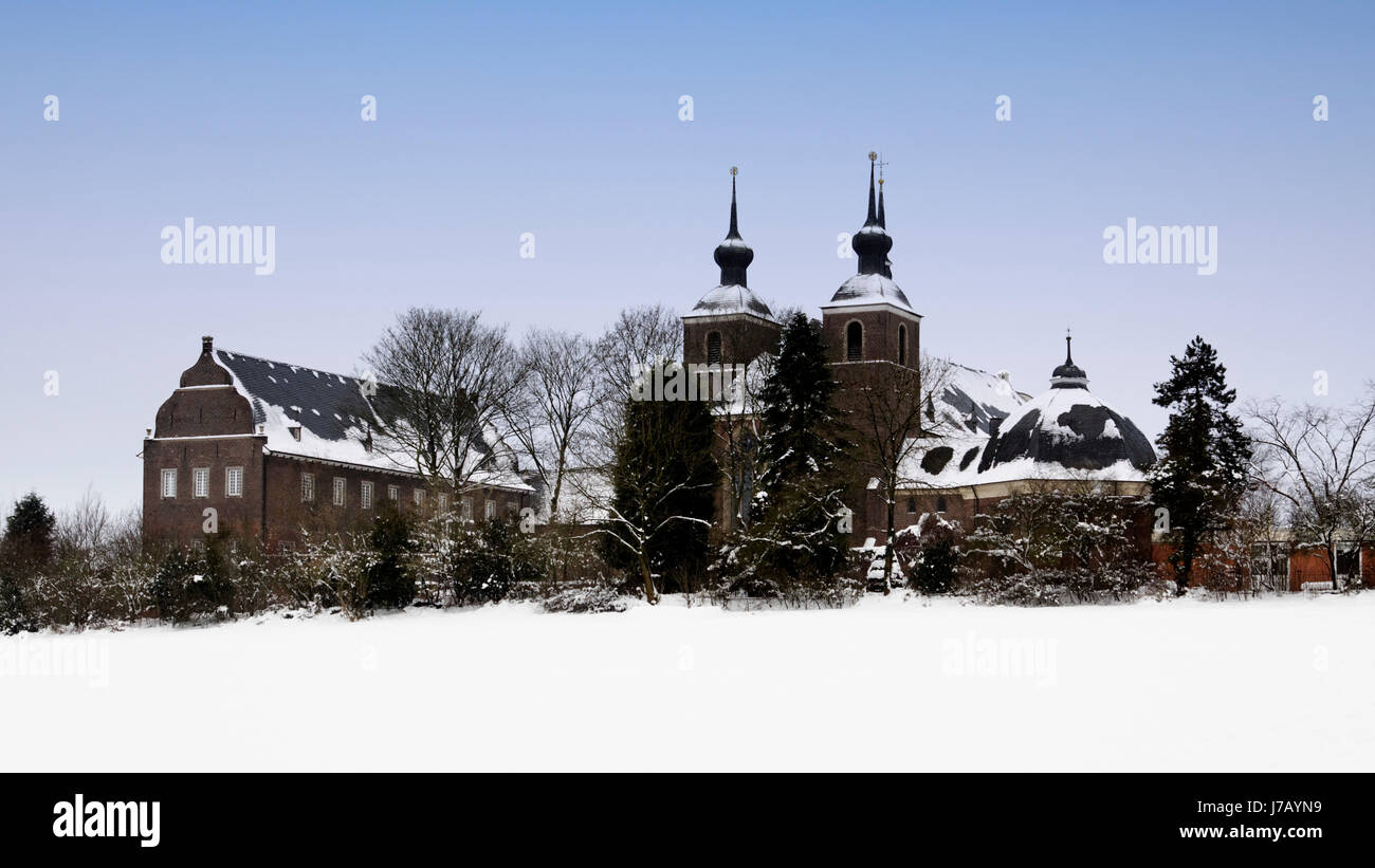 church monastery style of construction architecture architectural style ...