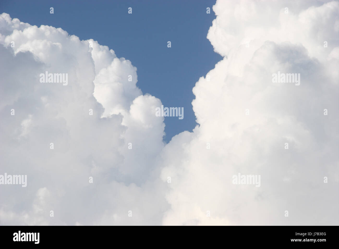 cloud thundercloud blue blank european caucasian thunder-storm ...