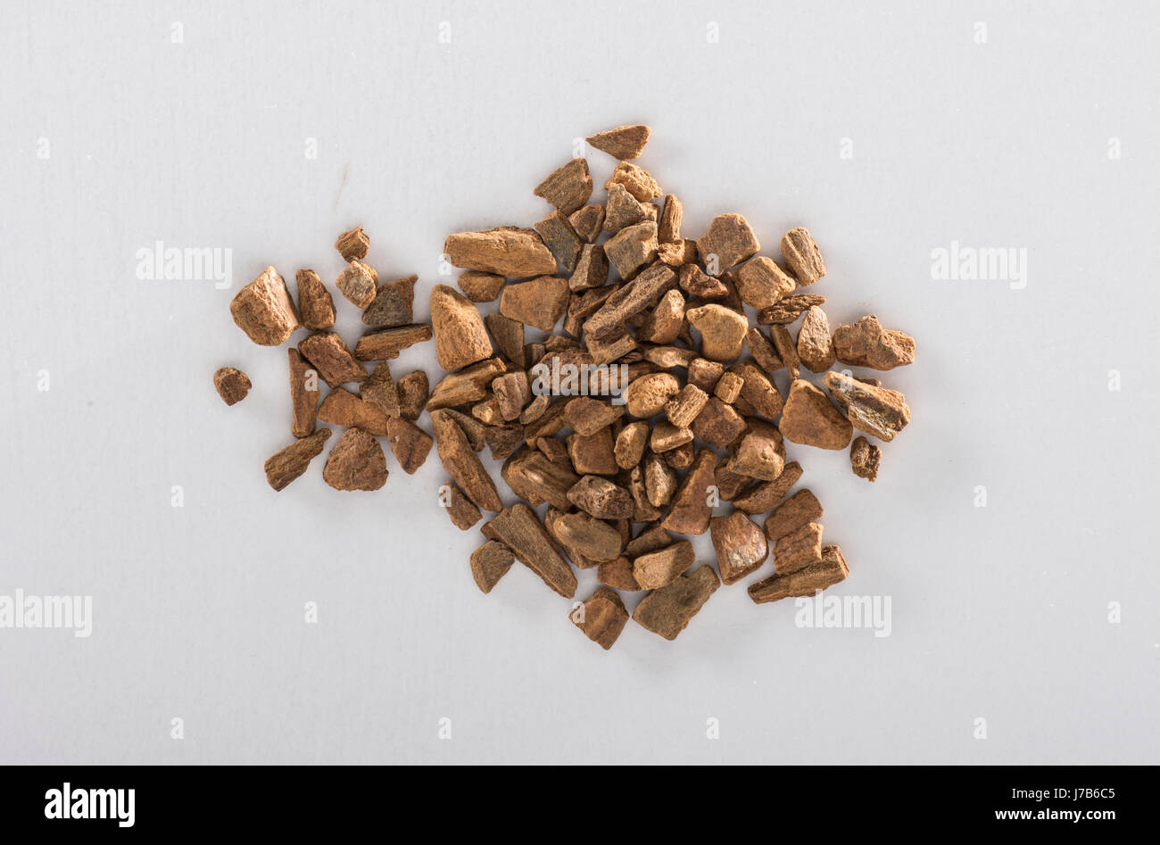 Cassia cinnamon pieces hi-res stock photography and images - Alamy