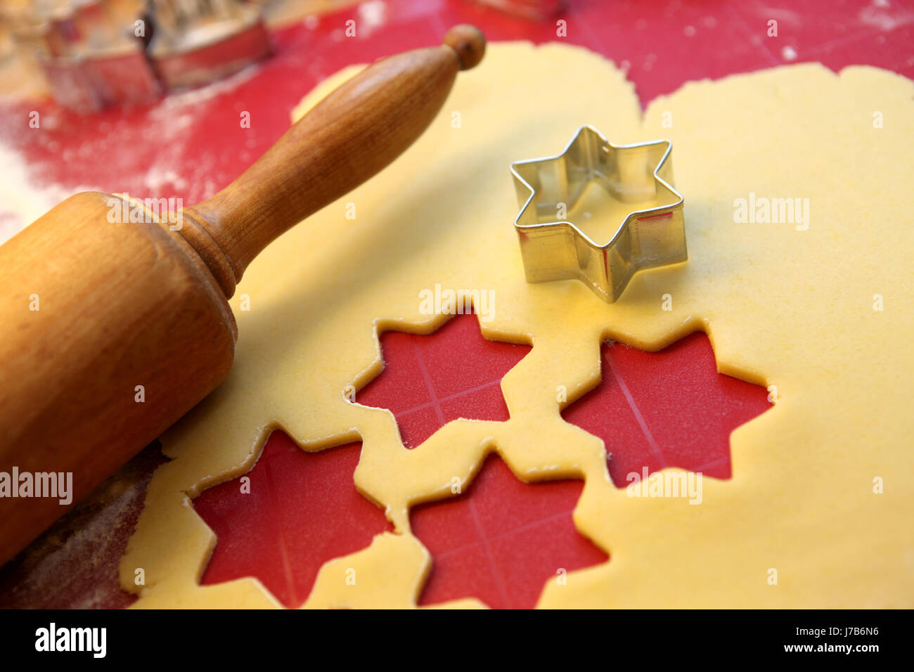 biscuits cookies bake stars asterisks dough advent pastry metal flour ...
