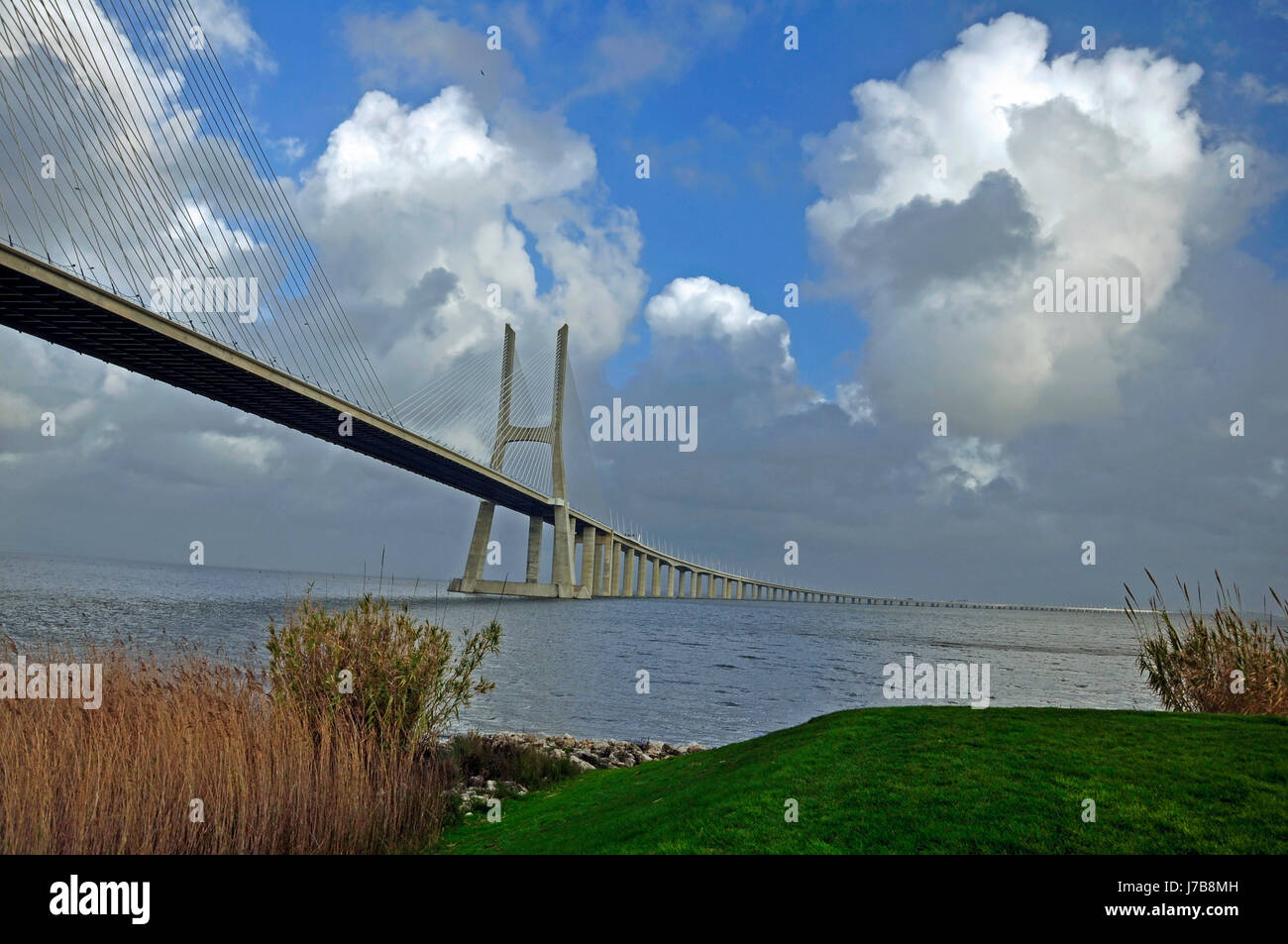 objects travel big large enormous extreme powerful imposing immense ...