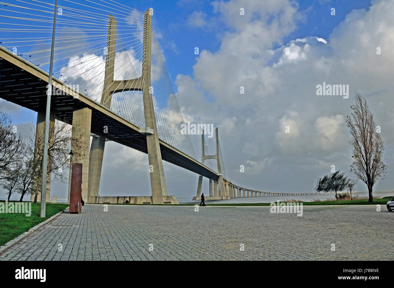 objects travel big large enormous extreme powerful imposing immense ...