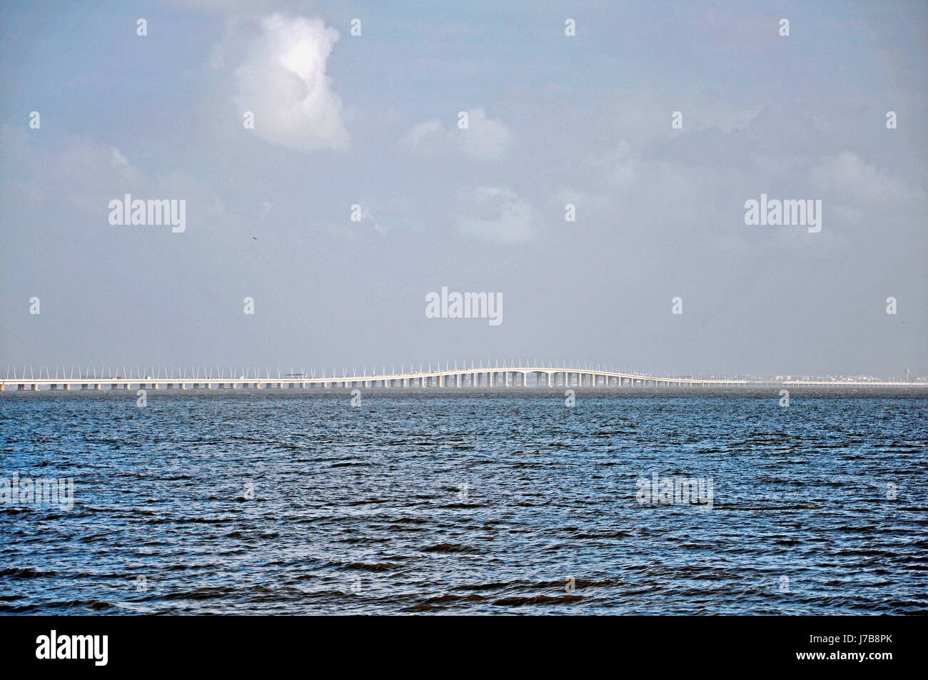 objects travel big large enormous extreme powerful imposing immense ...