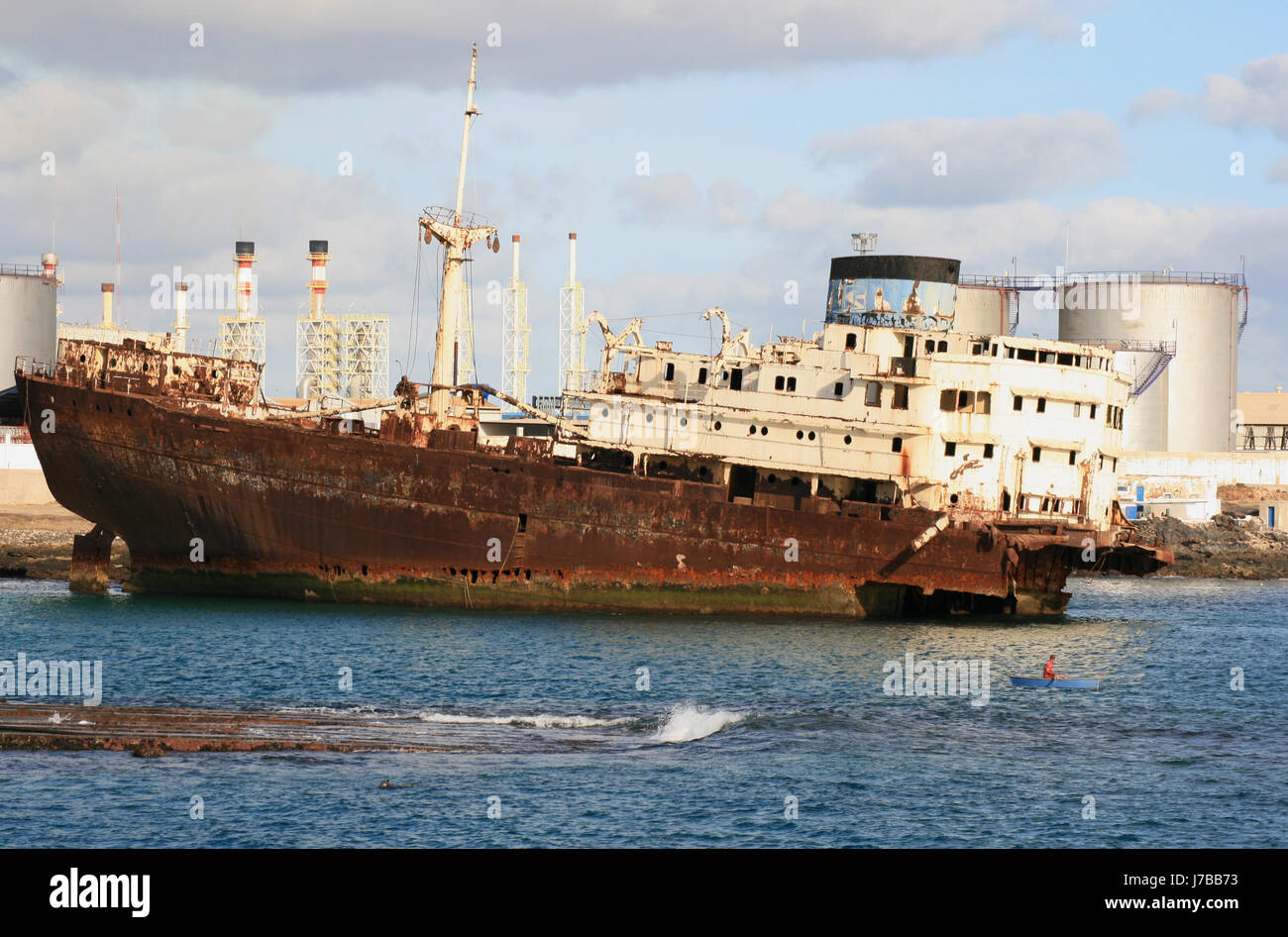 Sad ship hi-res stock photography and images - Alamy