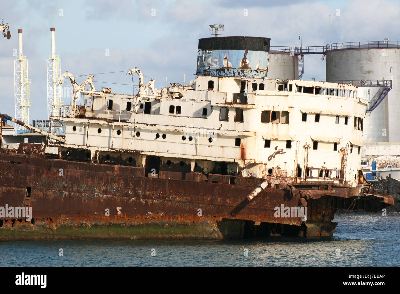 Sad ship hi-res stock photography and images - Alamy