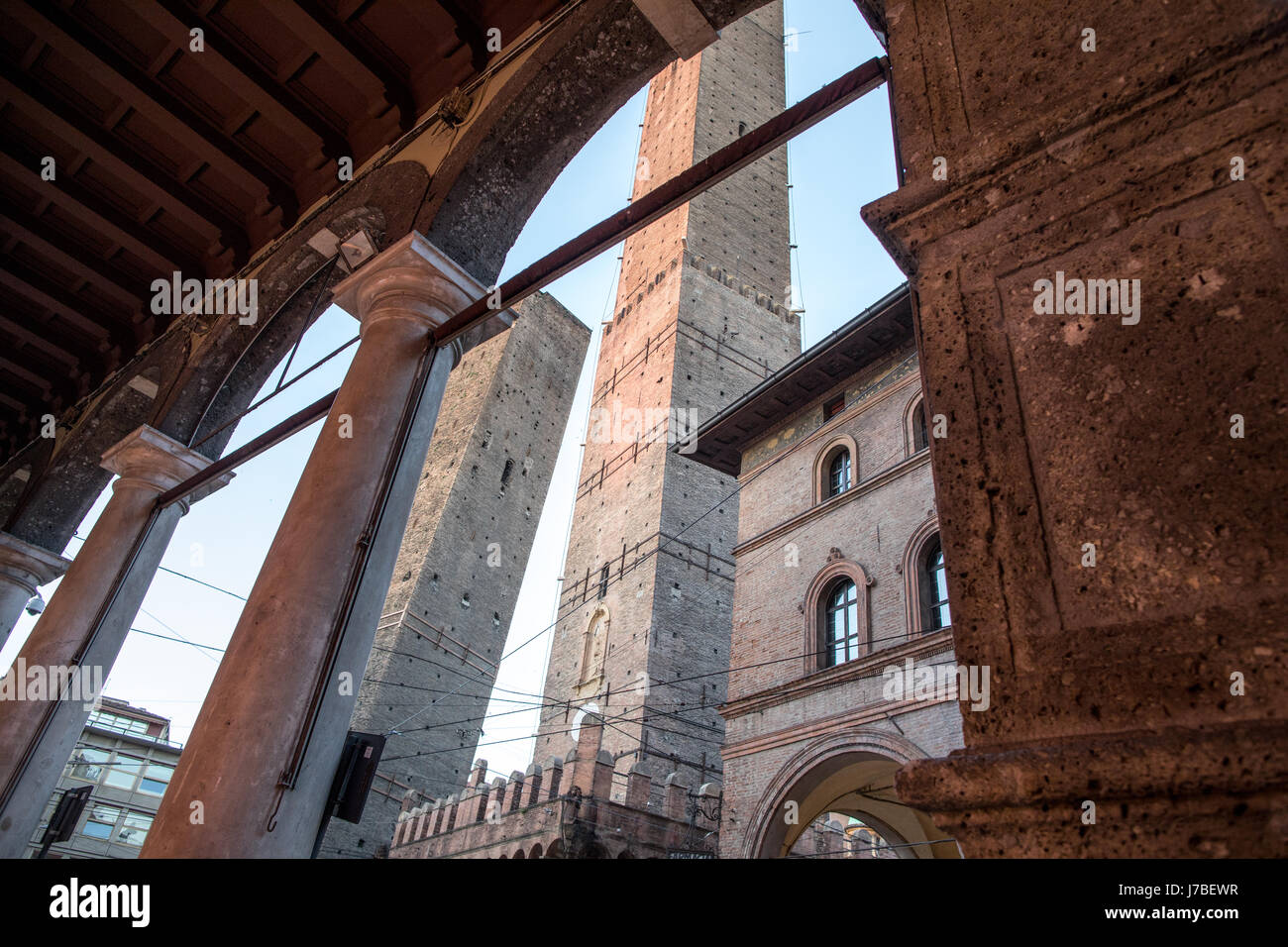 Bologna architecture tower hi-res stock photography and images - Alamy