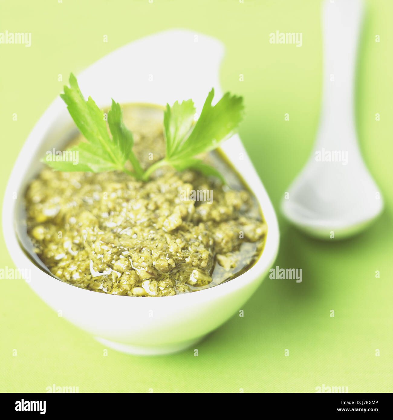 aromatic kitchen cuisine sauce italian olive basil pesto oil food ...