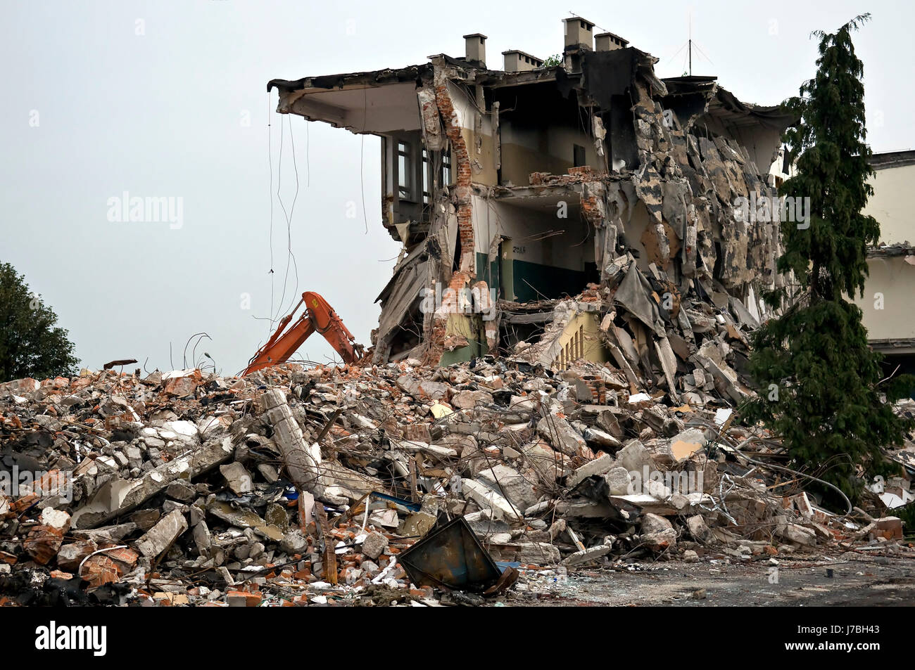 destroyed building,debris. series Stock Photo - Alamy