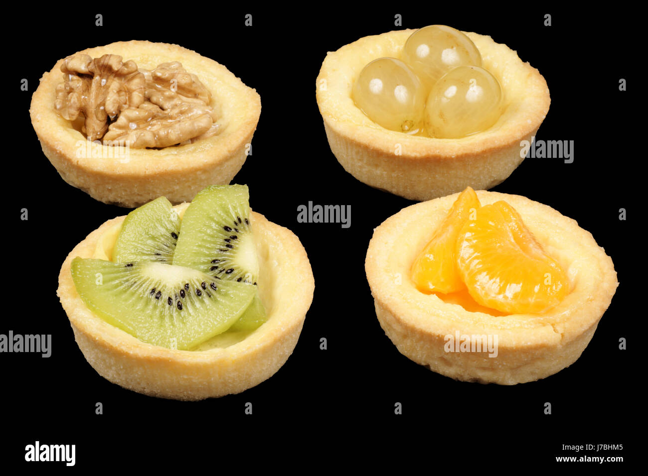 Mini grapes fruit tart hi-res stock photography and images - Alamy