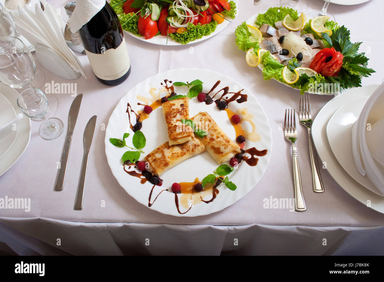 restaurant food dish meal banquet supper dinner pancake serving cafe ...