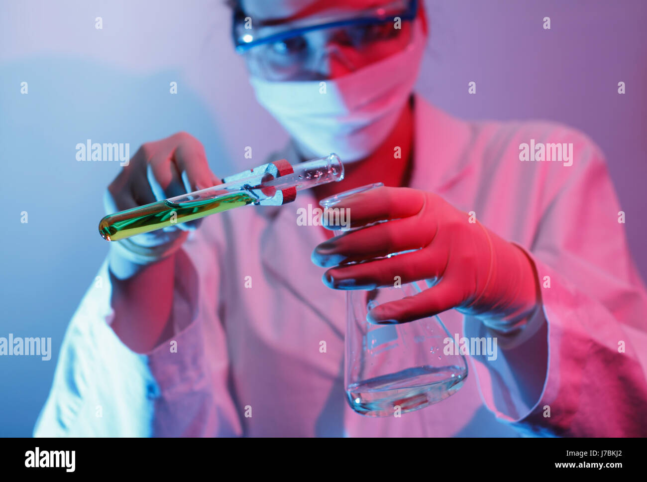 Piston pipette hi-res stock photography and images - Alamy