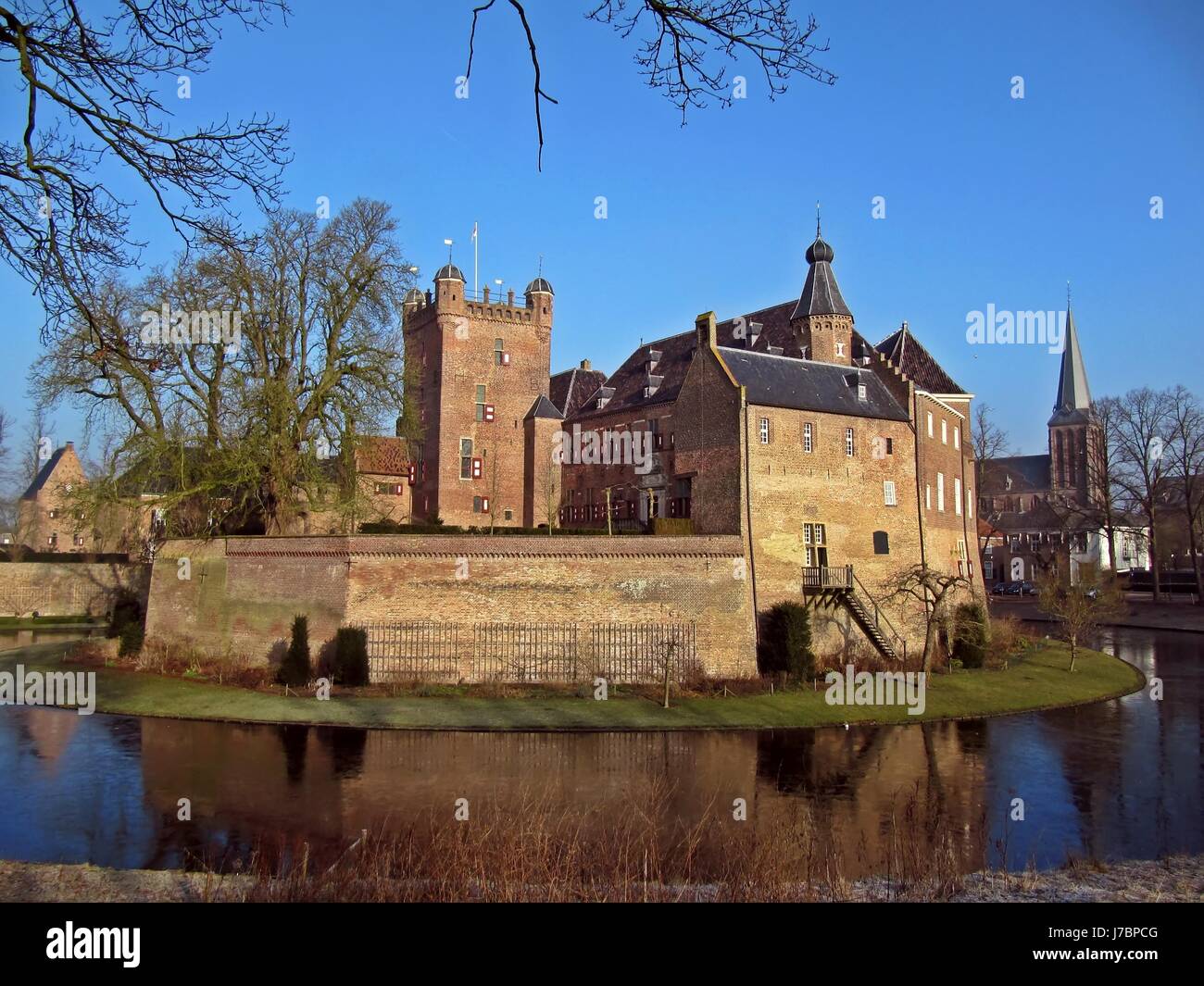 netherlands chateau castle blue winter sightseeing mirroring ruins ...