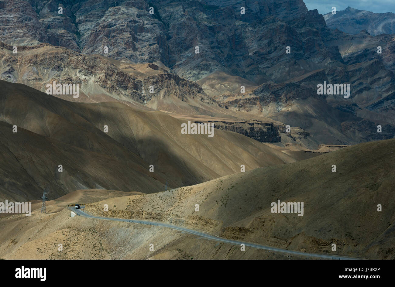 Himalayan Highway near Fotu La Pass Stock Photo - Alamy