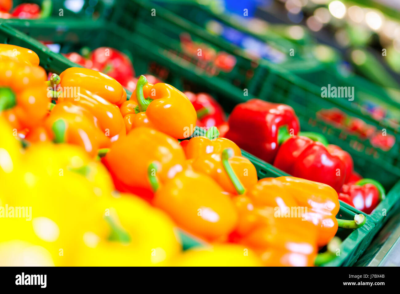 vegetable counter in a supermarket Stock Photo - Alamy
