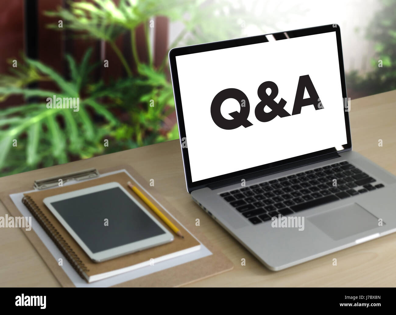 Q&A (Questions and Answers) Business Team Stock Photo - Alamy