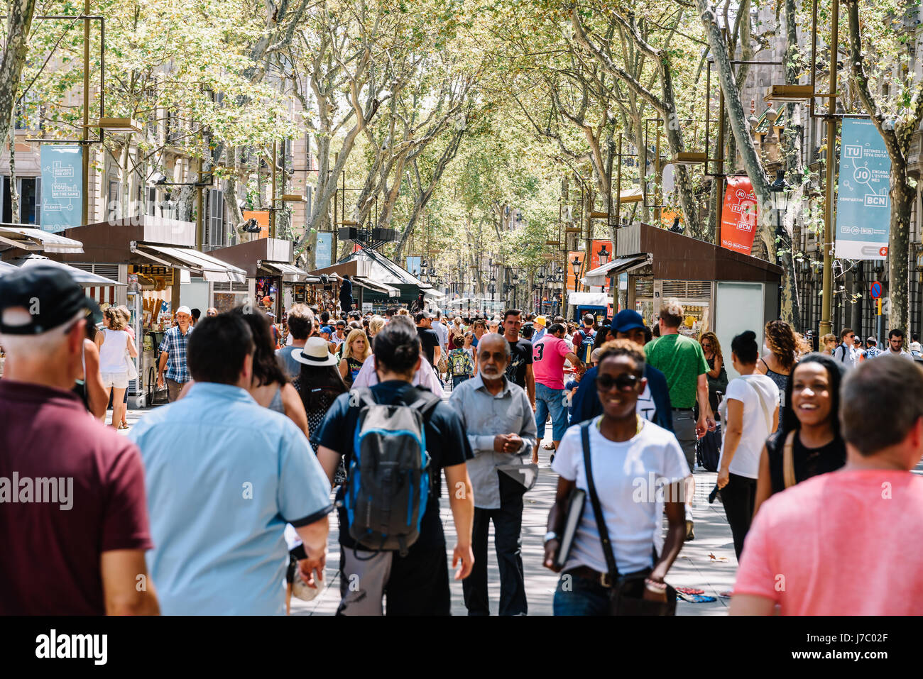 BARCELONA, SPAIN - AUGUST 04, 2016: Crowd Of People In Central ...