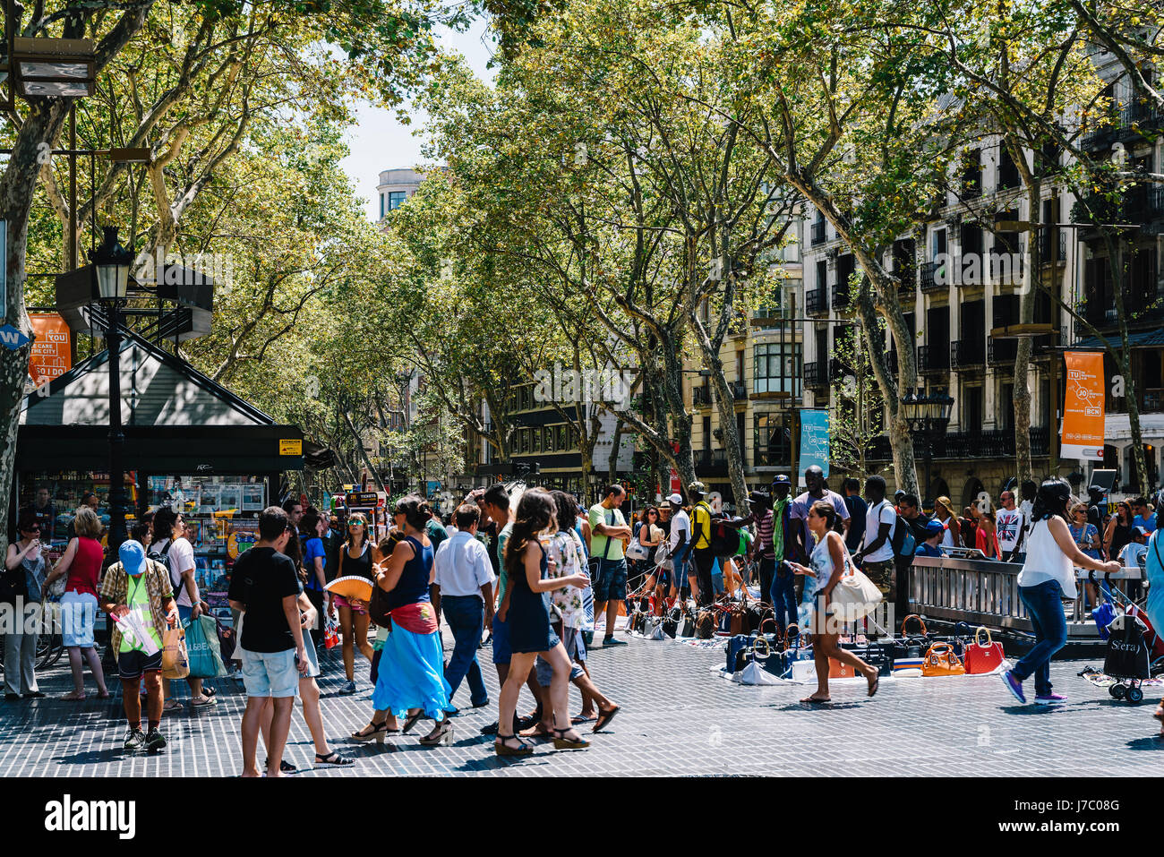 BARCELONA, SPAIN - AUGUST 04, 2016: Crowd Of People In Central ...