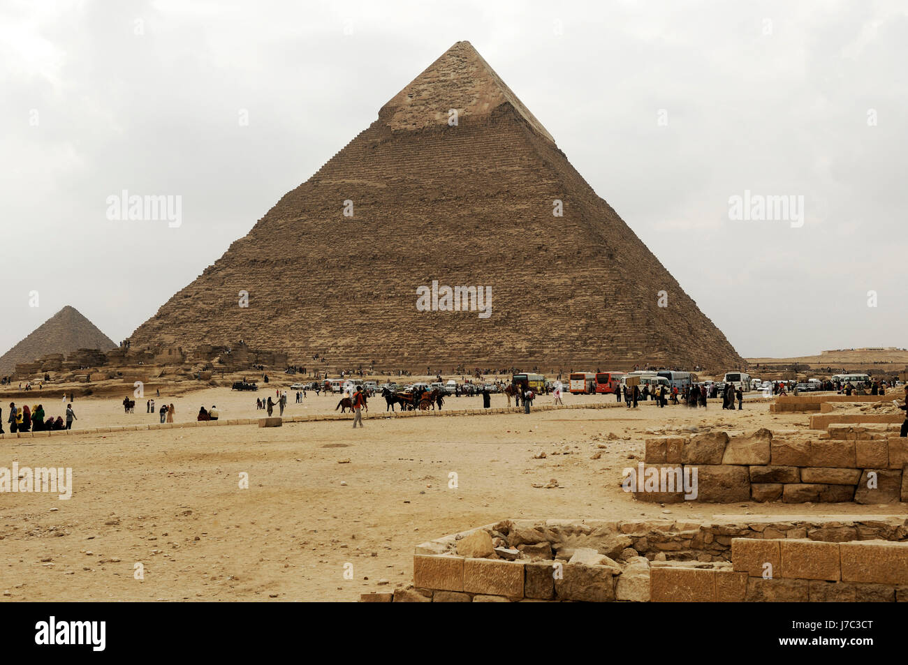 Pyramide giza hi-res stock photography and images - Alamy